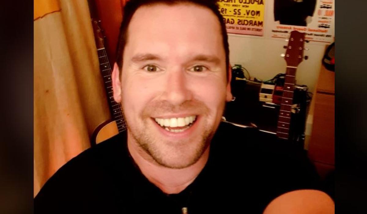 Donegal singer/songwriter tops the iTunes charts in Ireland with new ...