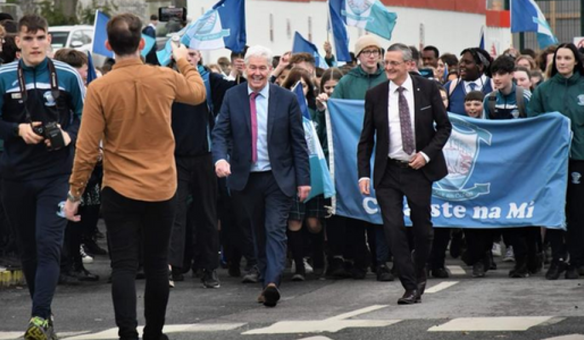 Watch: Emotional farewell for Paddy Carr at Coláiste na Mí - Donegal Live