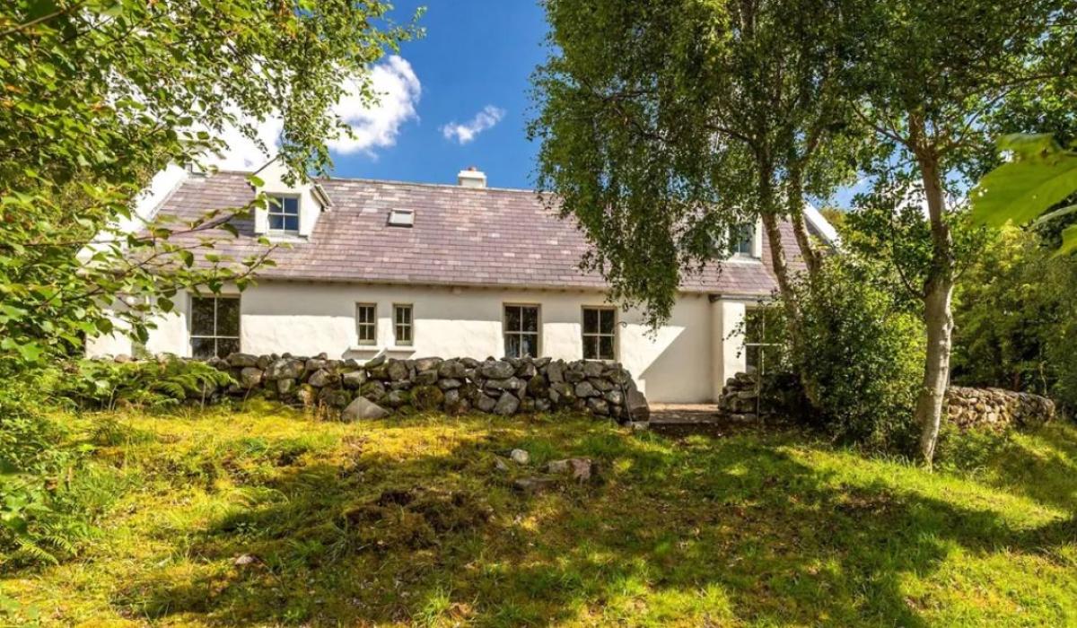 A residence built by a baron that ensures complete privacy comes onto ...