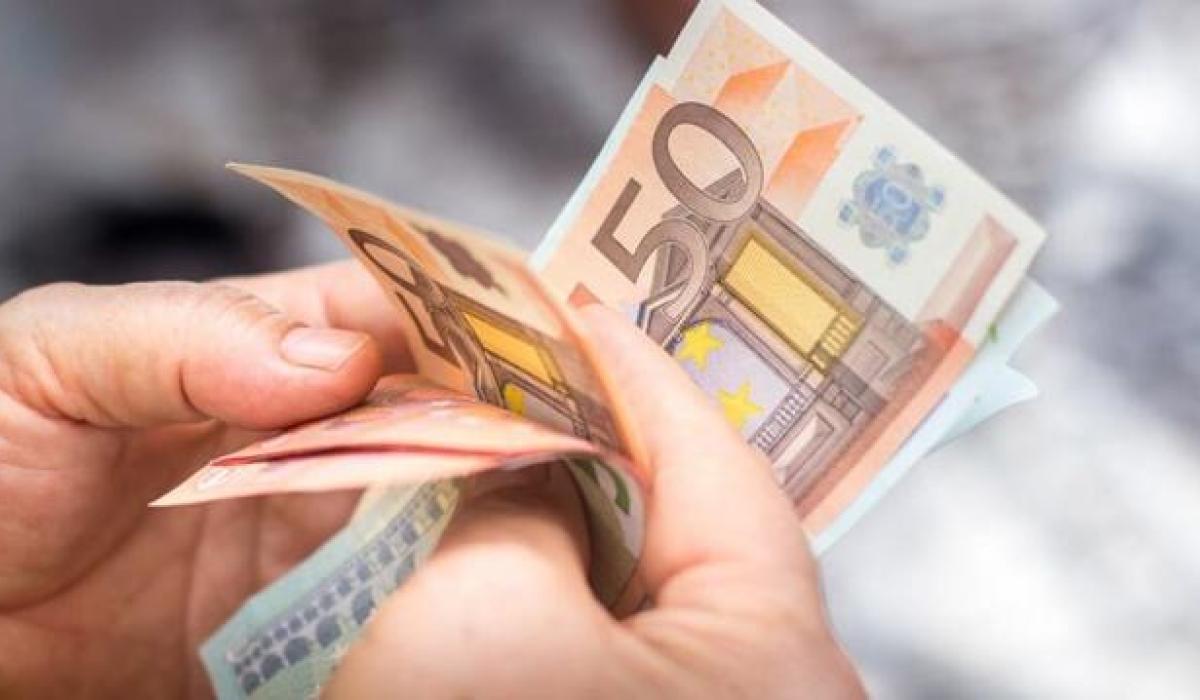 Man in ‘quick change scam’ fined in court - Donegal Live