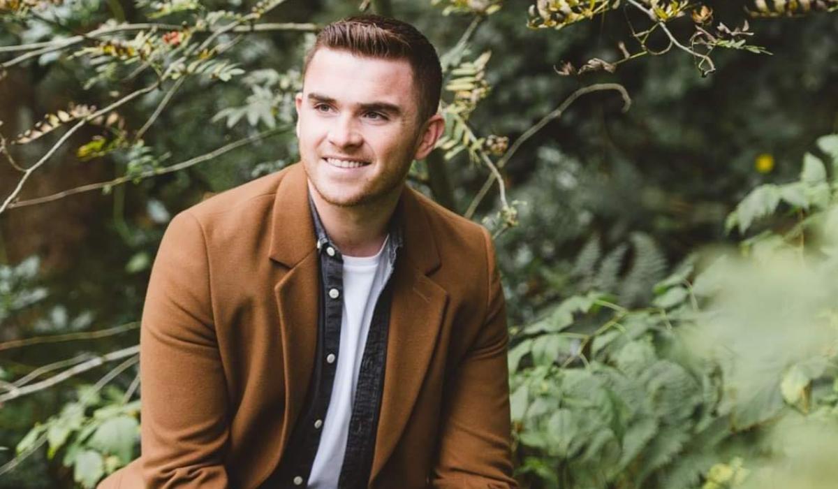 Killea country singer David James is on 'Happy Street' - Donegal Live