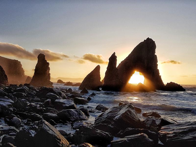 "Planets align" to allow stunning photos at Bristi sea stack at Crohy ...