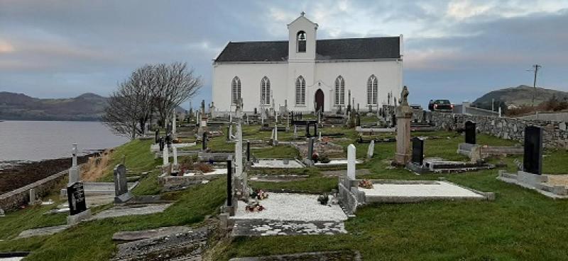 Heartbreaking scenes as young mother laid to rest - Donegal Live