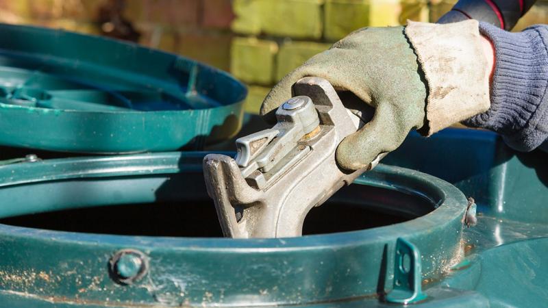 ‘Panic-buying’ in Donegal as oil prices rise in wake of US attack on ...