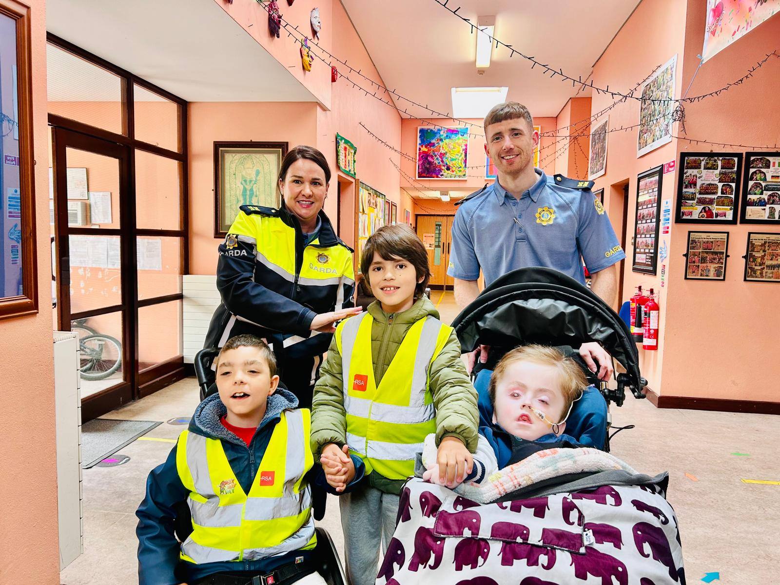 Gardaí Anne McGreal and Shaun Patton visit Scoil Íosagáin in Buncrana ...