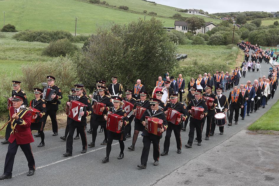 In pictures: Thousands of Orangemen in Rossnowlagh for pre-Twelfth ...